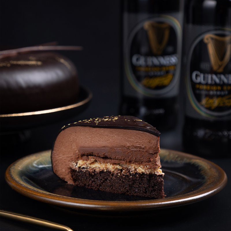 7 Best Customised & Classic Cakes for Father's Day in Singapore