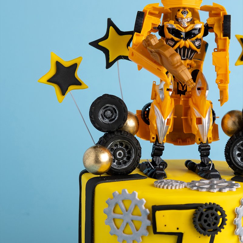 Bumblebee Roll Out Cake